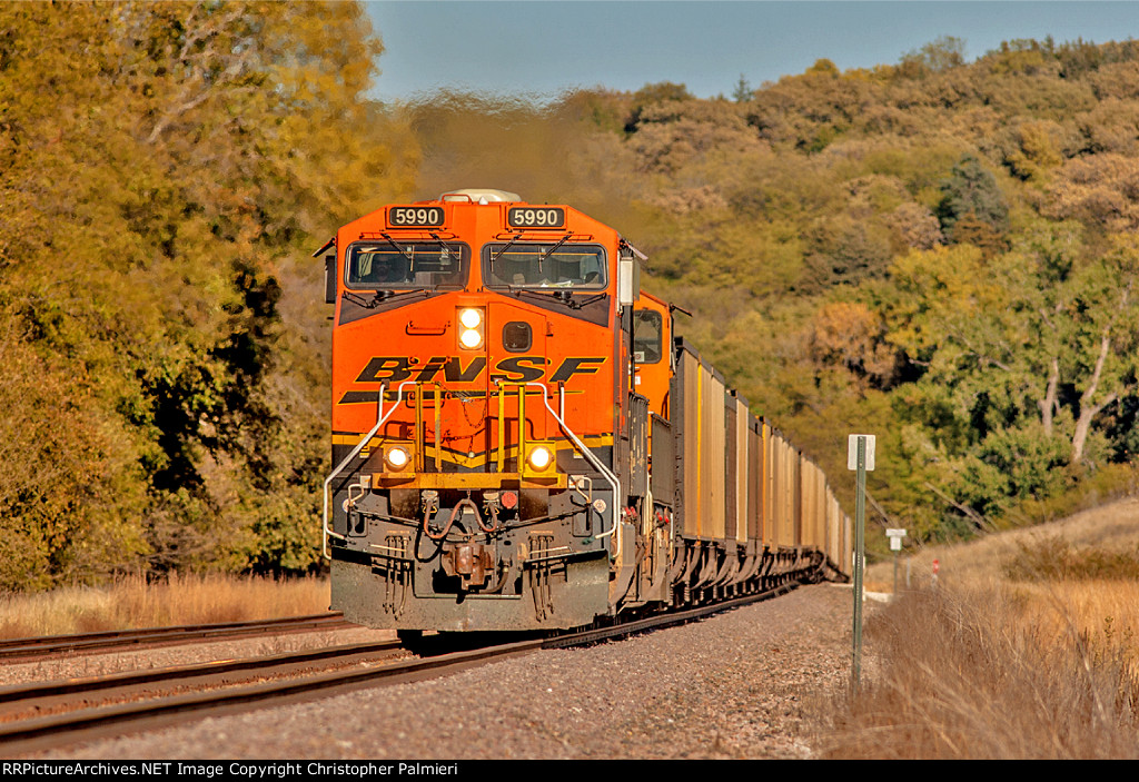 BNSF 5990 Leads E-CEBNAM2-96